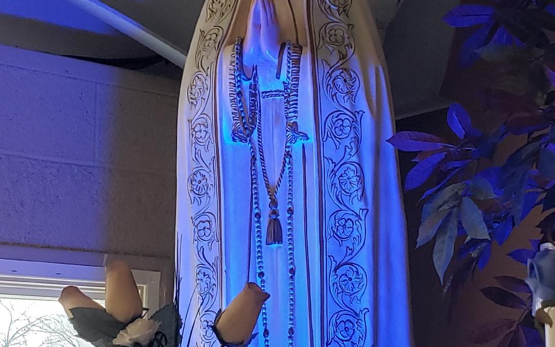 A statue of Mary which bowed her head | Histoire Sainte du Canada